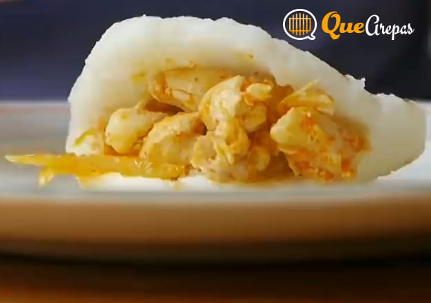 Arepa with Shredded Chicken - Easy and nutritious option
