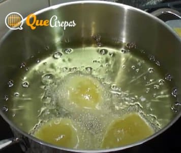 Venezuelan Pastelitos: Surprise your taste buds! Easy Recipe